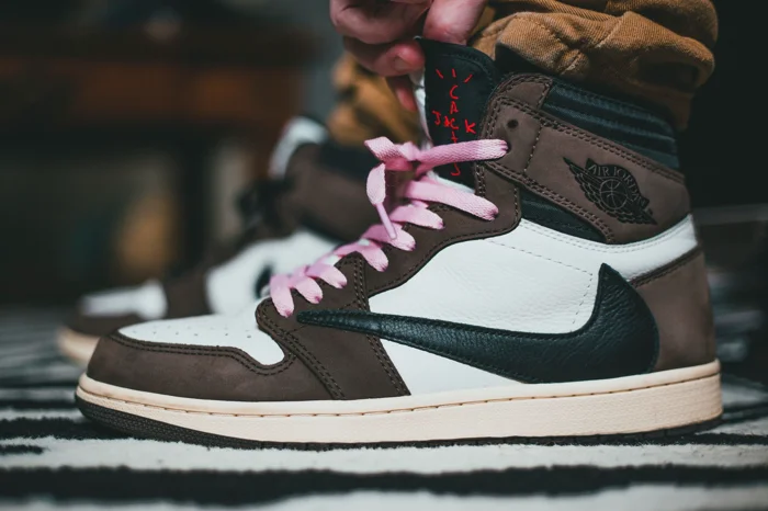 5 Jenis Sepatu Sneakers Terbaru 2026 yang Banyak Dicari dan Trendi