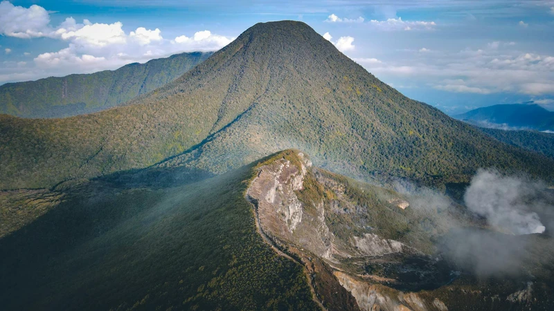 Jadwal Tayang dan Sinopsis Sekawan Limo 2: Misteri Gunung Klawih yang ...