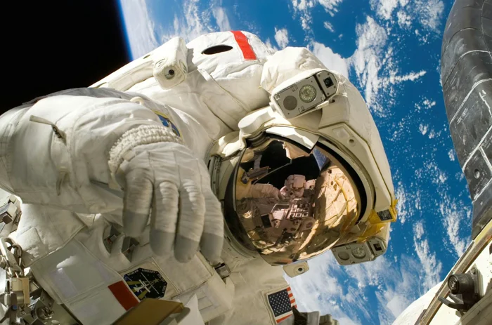 Momen Dramatis Astronaut NASA Selamatkan Satelit Palapa RI, Kisahnya ...