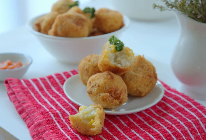 Resep Bola-Bola Mie Crispy Isi Keju Renyah Tahan Lama, Camilan Viral ...